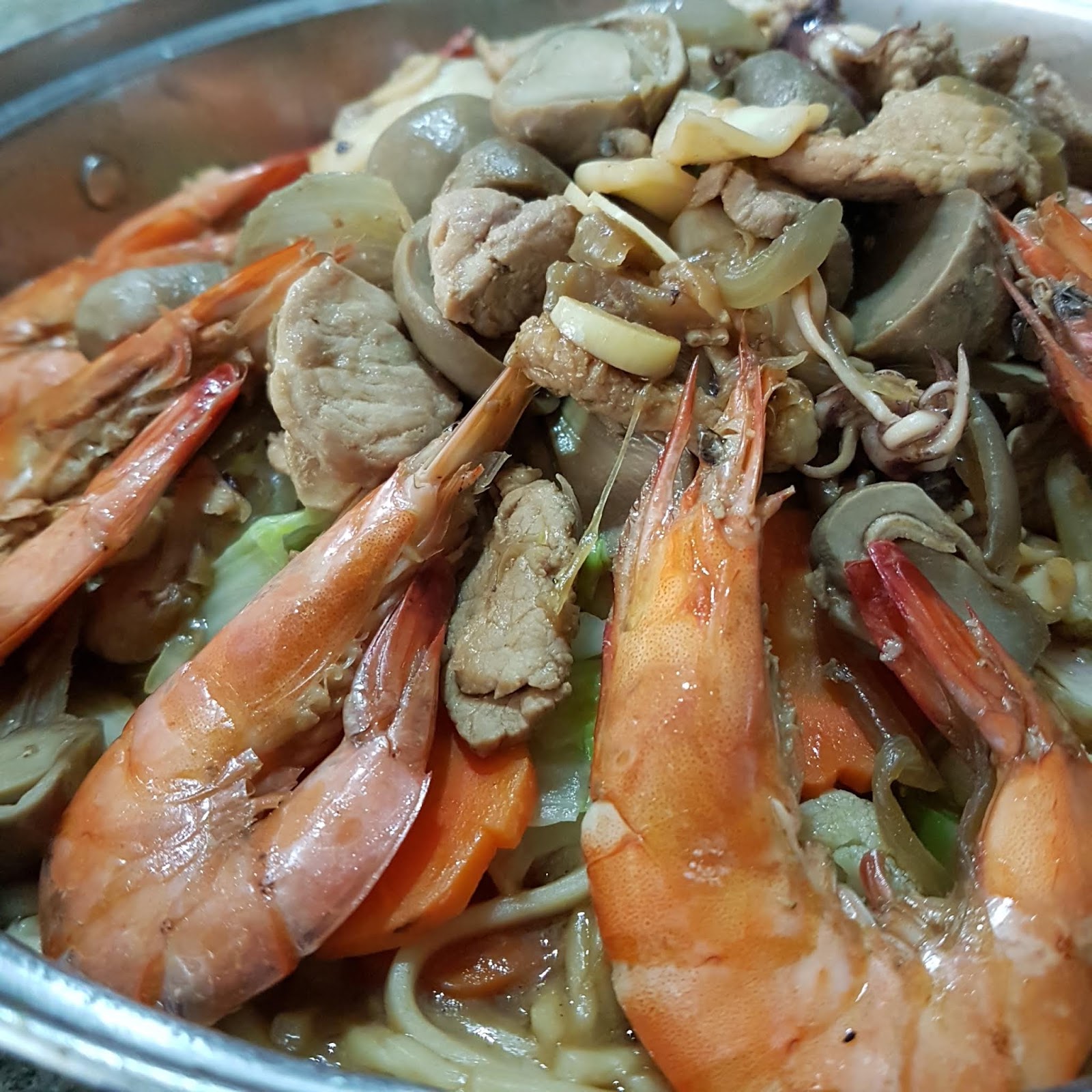 [Recipe] Seafood and meat Pansit Canton - It's all about food
