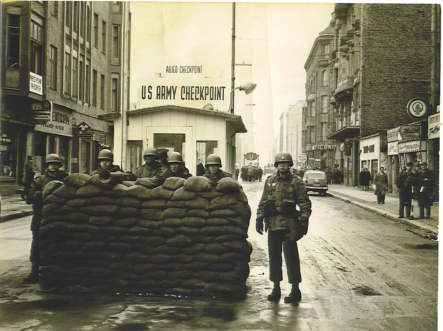 Meu Mundo Turístico: Alemanha: Berlim - Checkpoint Charlie