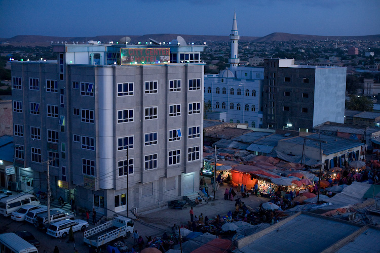 SAMOTALIS: Somaliland - Birds' eye view of Hargeisa by night