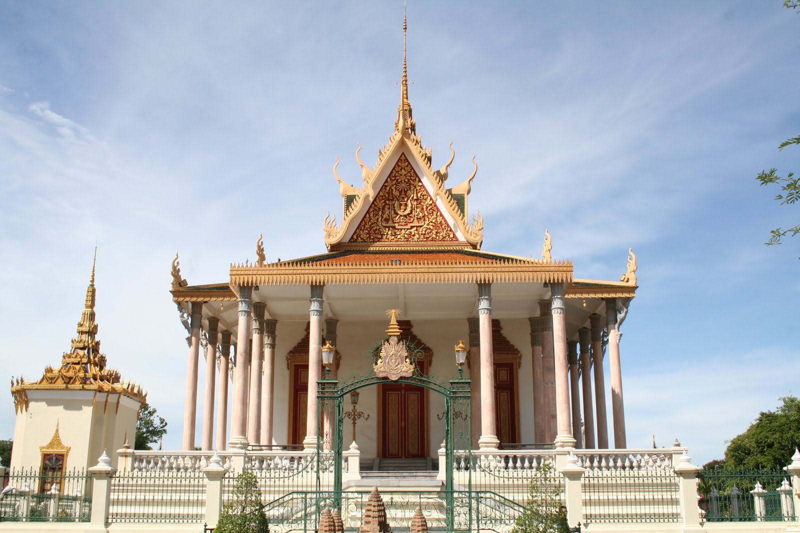 Arriving in Koh Chang: The Royal Palace and Silver Pagoda of Cambodia