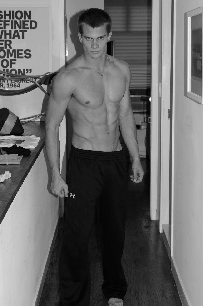 L'Homme du Jour: SETH KUHLMANN