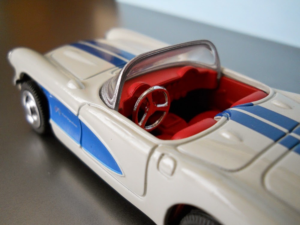 Maquetismo Estático: Chevrolet Corvette 1957 escala 1/43