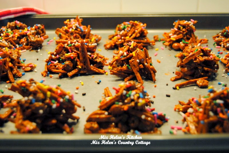 Chunky Haystacks with Shoestring Potato Chips