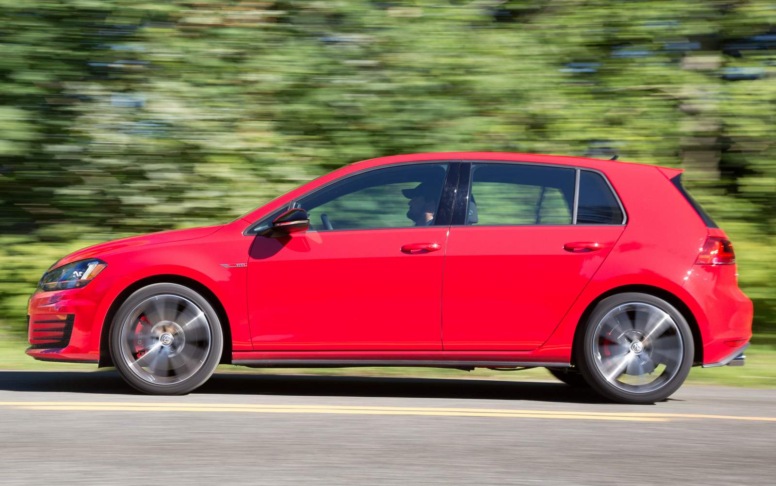 VW Golf GTI 2017 Sport: vídeo e detalhes - versão dos EUA