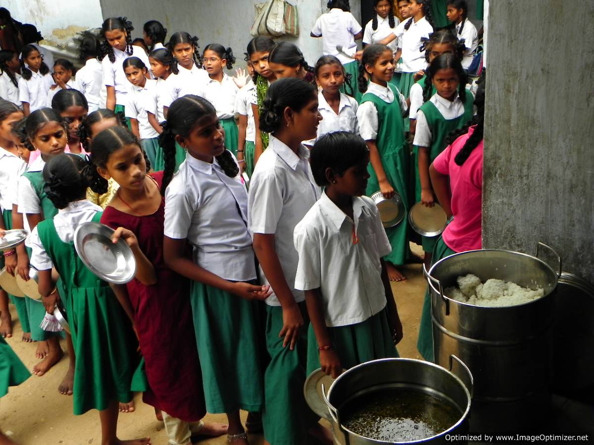 The Akshaya Patra Foundation: Mid-day meal scheme of Akshaya Patra at a ...