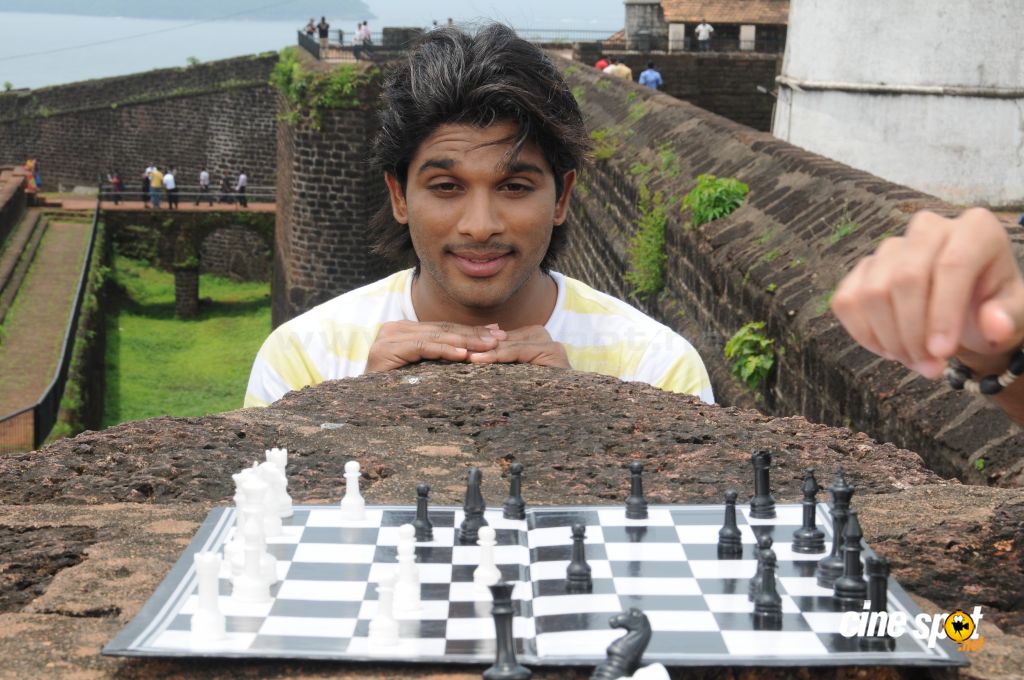 Marlboro Stylish Star Allu Arjun Hot Stills