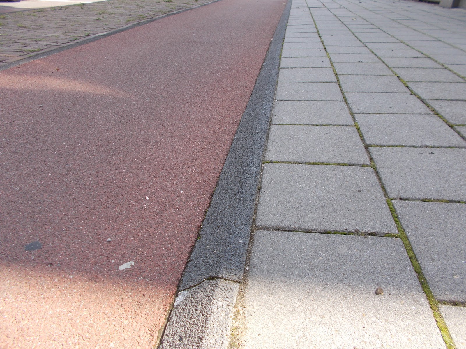 The Ranty Highwayman: Kerb Your Enthusiasm: Stepped Cycle Tracks