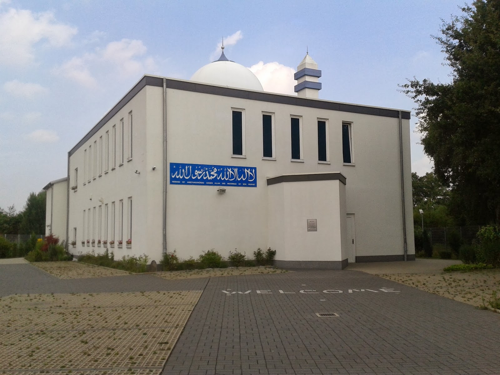 Ahmadiyya Mosques: Bait Us Sami - Hanover Germany