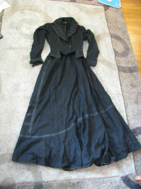 All The Pretty Dresses: 1900's Outift Black Jacket and Skirt