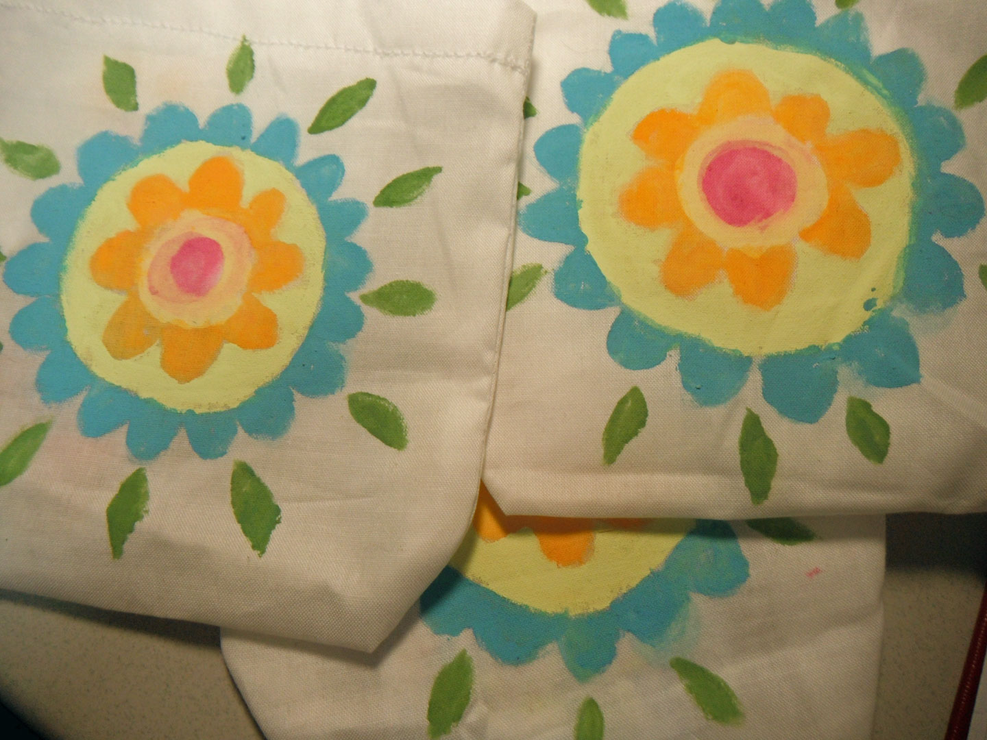 FallingLadies: Painting pouches....