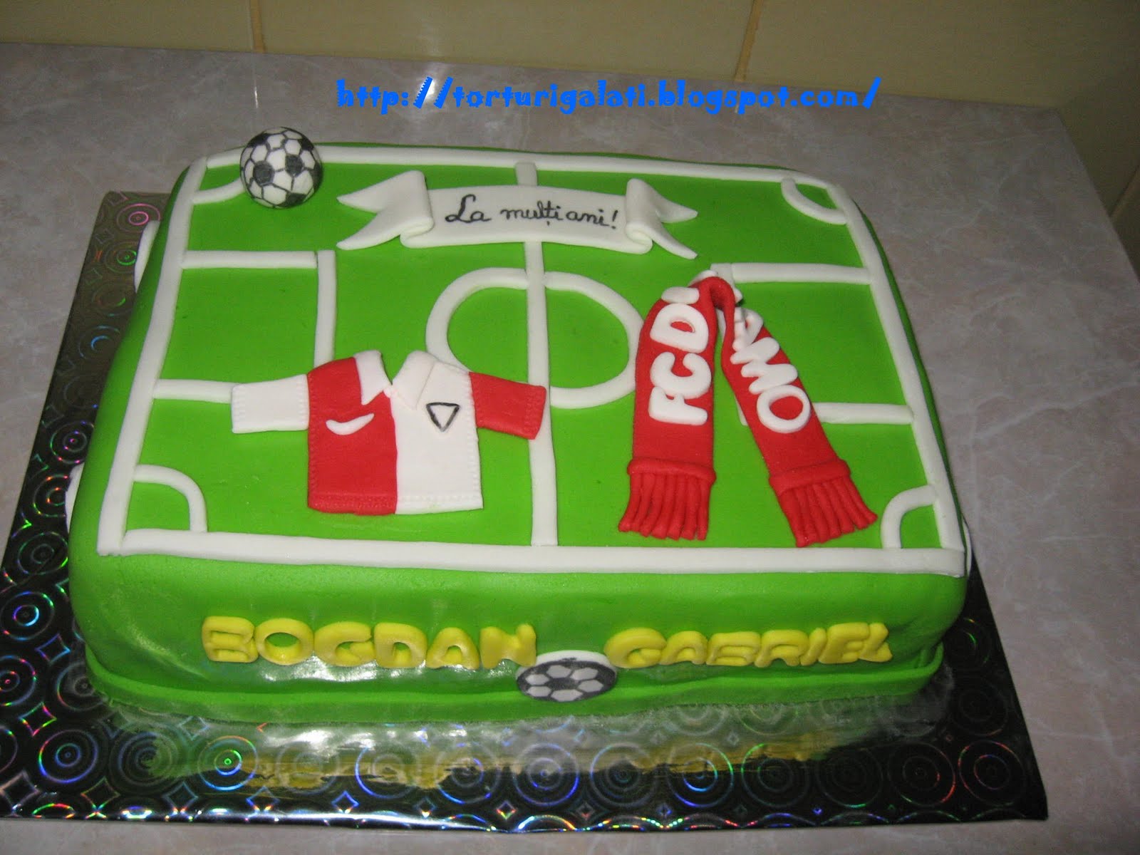 -Cellya's Cakes-: Tort teren de fotbal 2