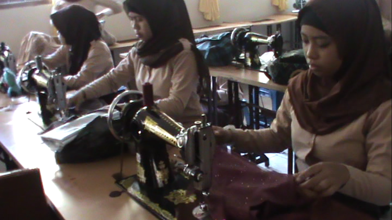 Busana Butik: Proses Pembuatan Busana