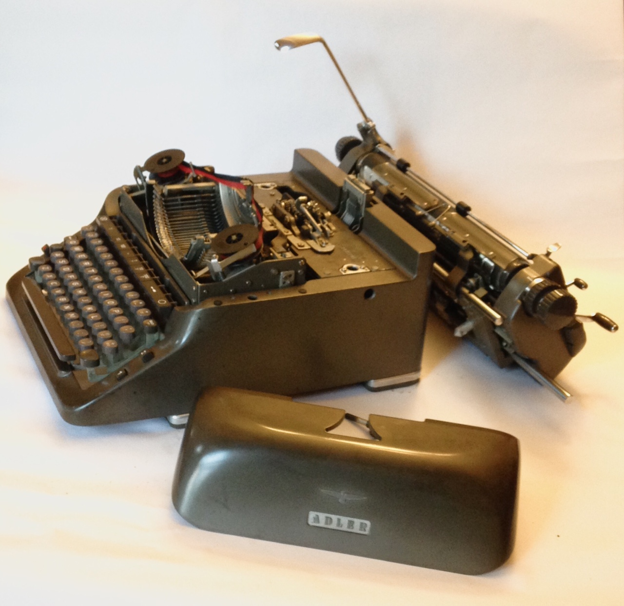 The Adler Universal typewriter/ /THE TYPEWRITER REVOLUTION