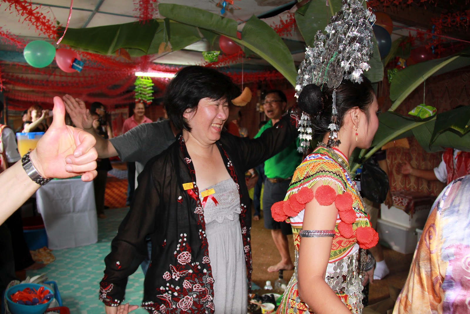 From China to Borneo and Beyond 海外华人的中国魂: 从中国，到南洋，到更远: Ngajat: The Iban ...