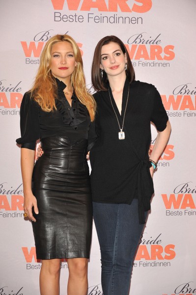 Lovely Ladies in Leather: August 2012