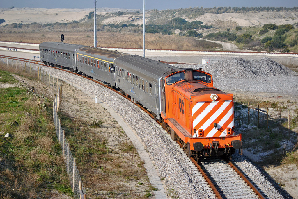 Comboios no porto de Aveiro (parte exterior do porto) ~ Estivadores de ...
