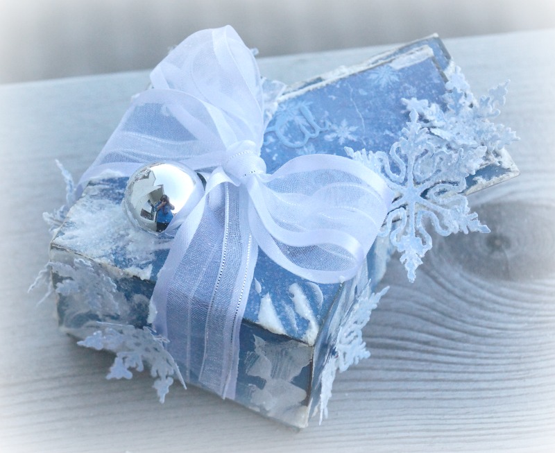 Mitt Lille Papirverksted: Visions of Sugarplums - Little Blue Gift Box