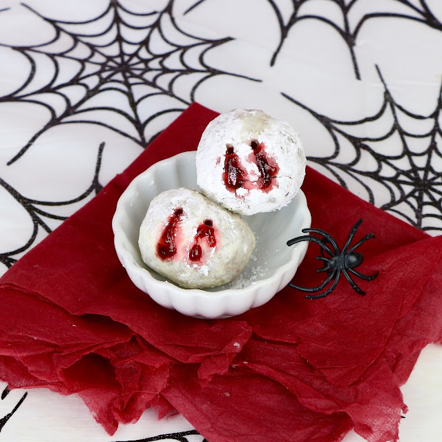 {VIDEO} Bloody Fang Bite Halloween Doughnuts (Spider Bite/Vampire Bite ...