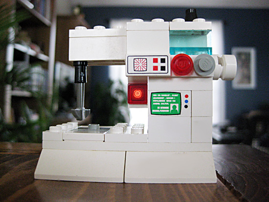 make me a quilt: My new Lego sewing machine!
