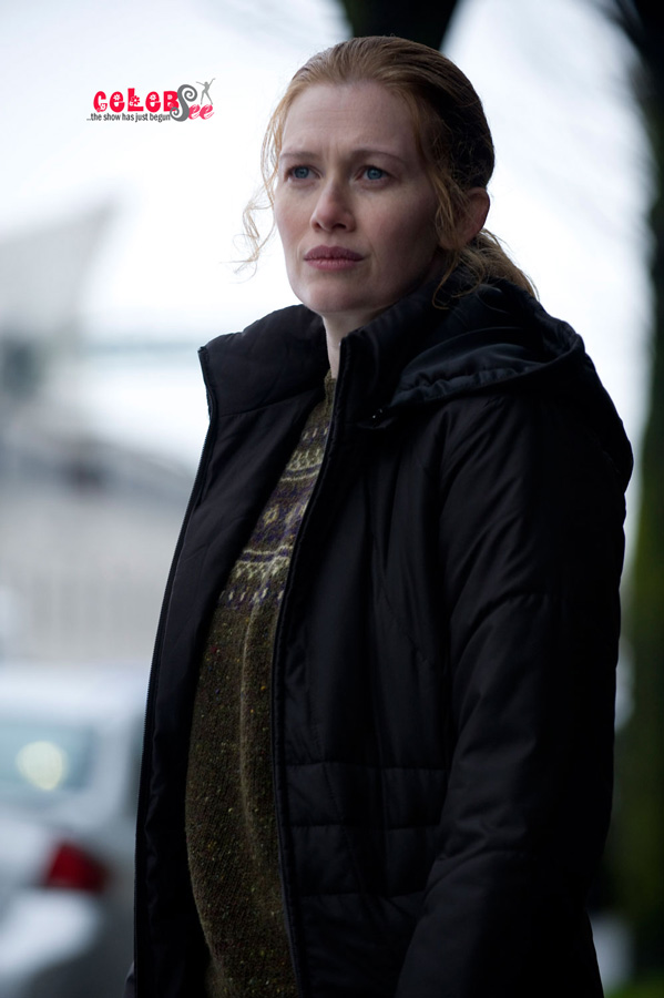 Glamour Actress Mireille Enos | Digital Wildlife Wallpapers