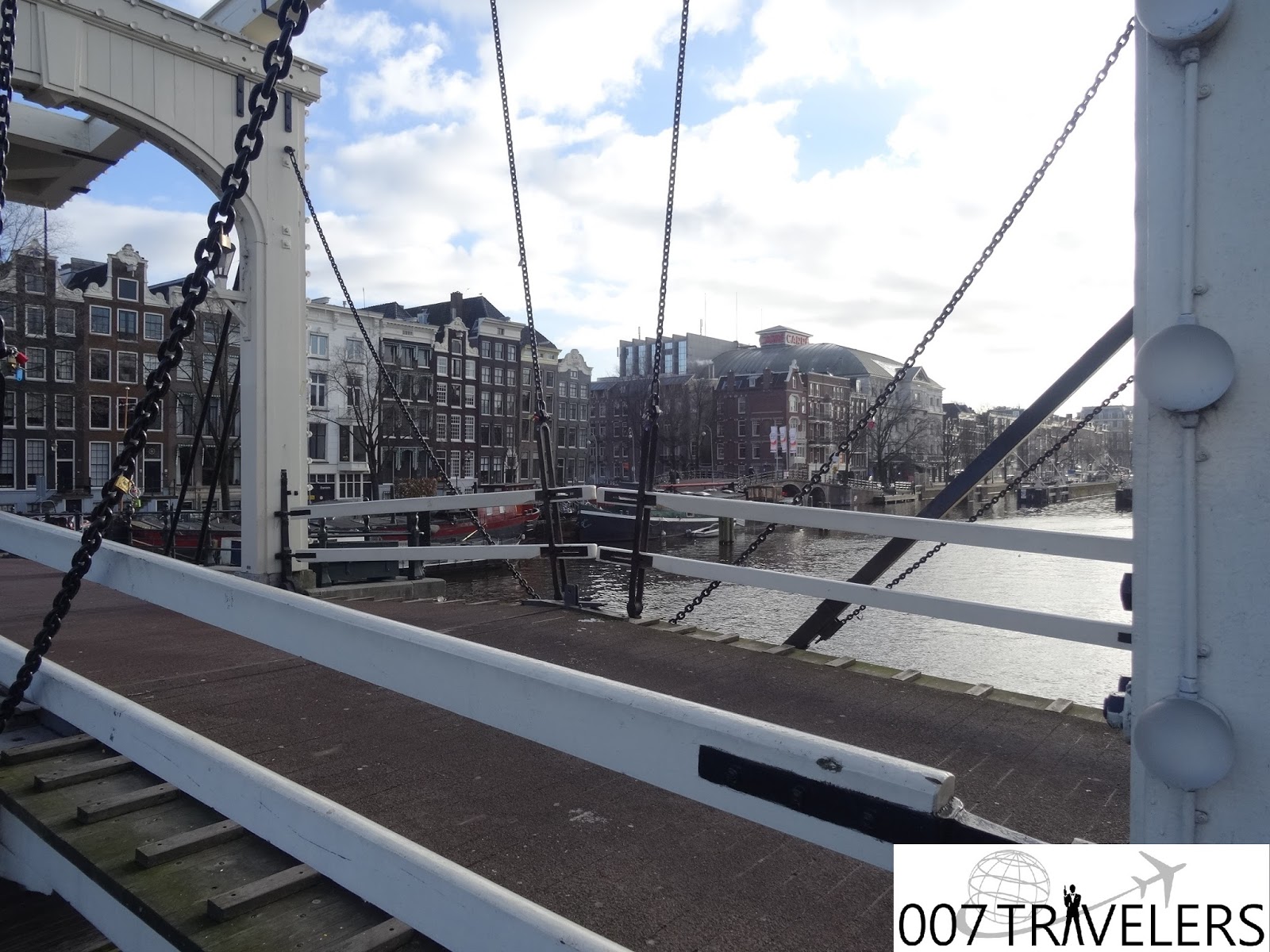 007 Filming location: Bridge where Mr. Wint and Mr. Kidd take ...