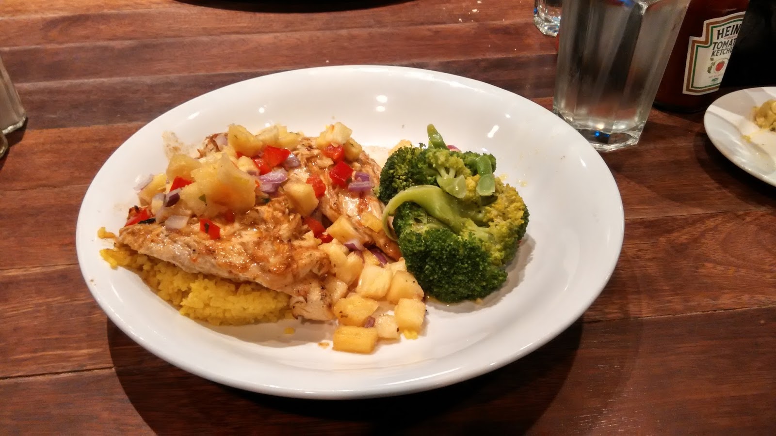 It's About Food!!: Tony Roma's @ The Gardens