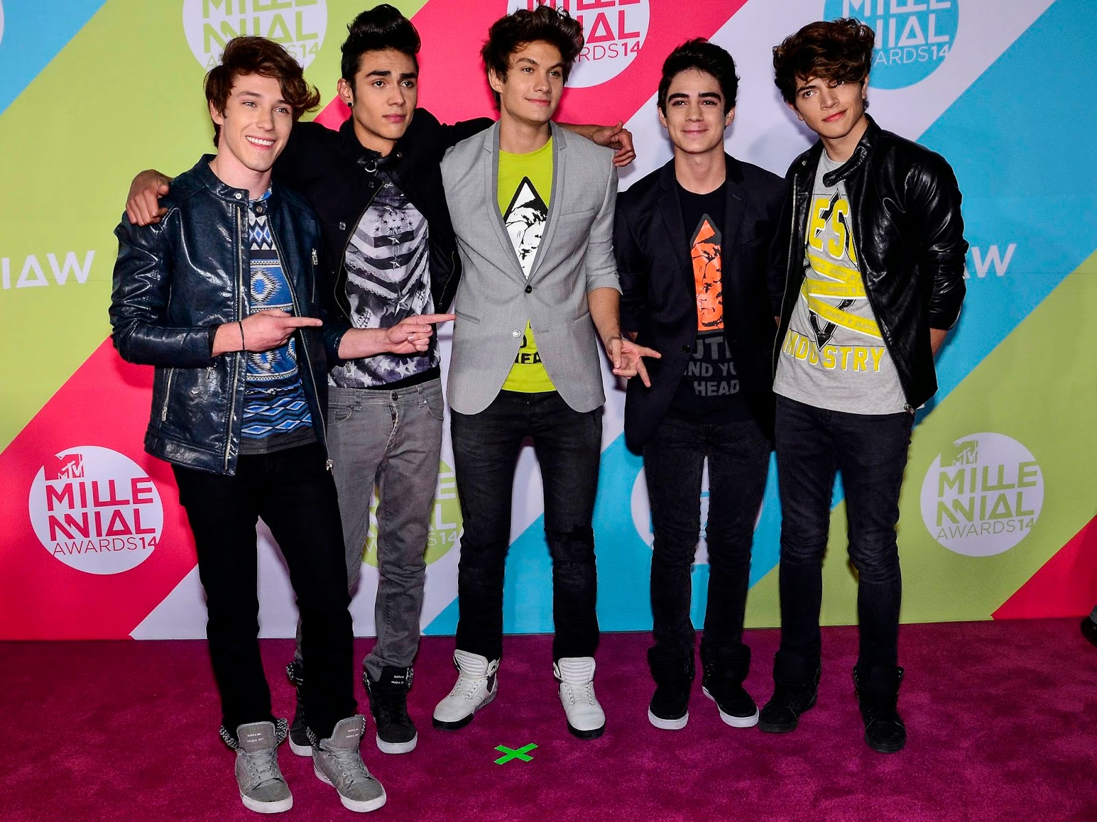 Biografías De Artistas: CD9