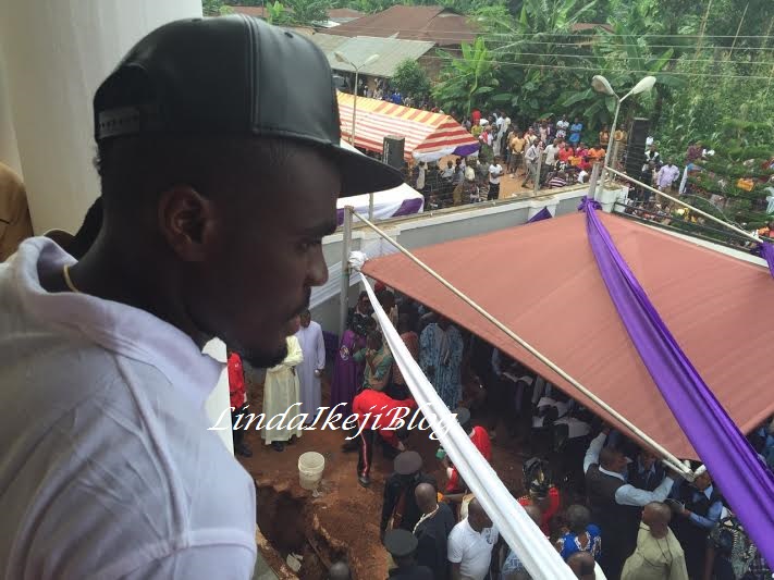 Photos from footballer Emmanuel Emenike's father's burial