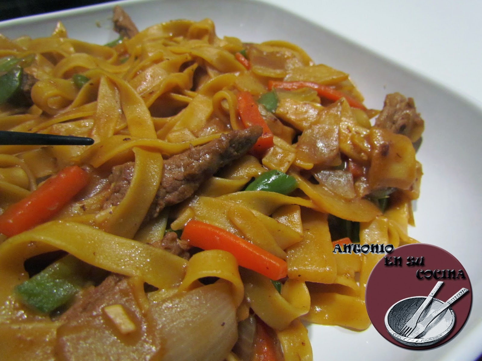 Antonio En Su Cocina: TALLARINES FRITOS CON TERNERA ESTILO CHINO