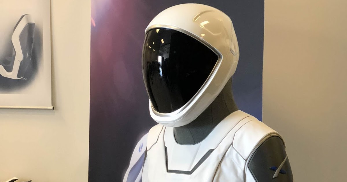 raumfahrt-blog.de: Bilder von SpaceX-Raumanzug und Crew-Laufbrücke raumfahrt-blog.de: Bilder von SpaceX-Raumanzug und Crew-Laufbrücke