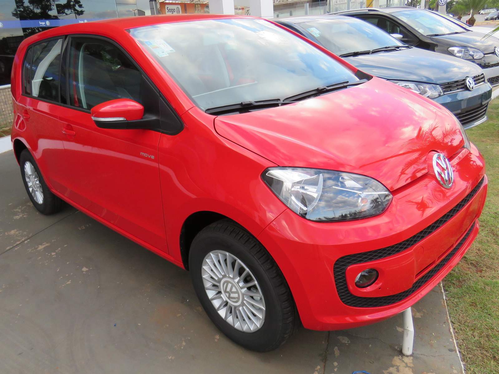 Volkswagen Up! TSI Move 2017: detalhes internos e externos