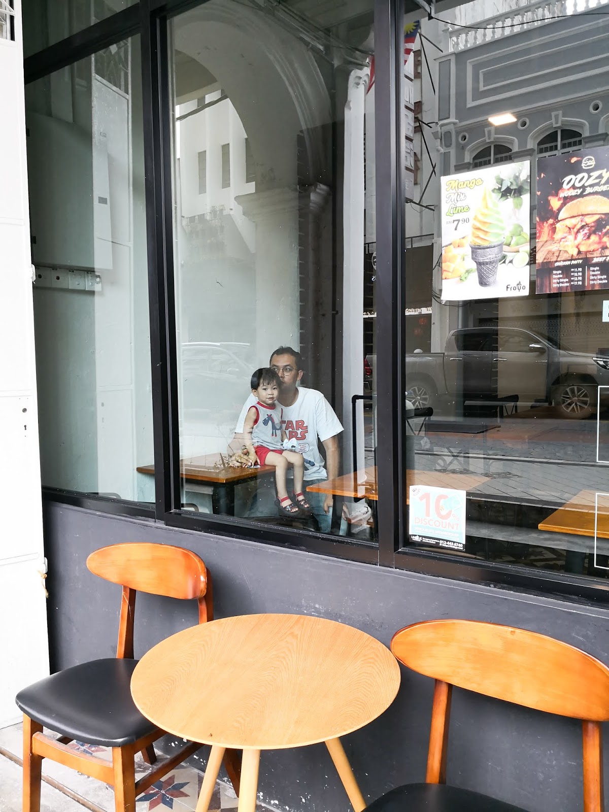 Cafe Hunting: Halal BRGR Cafe - The Human Rabbit
