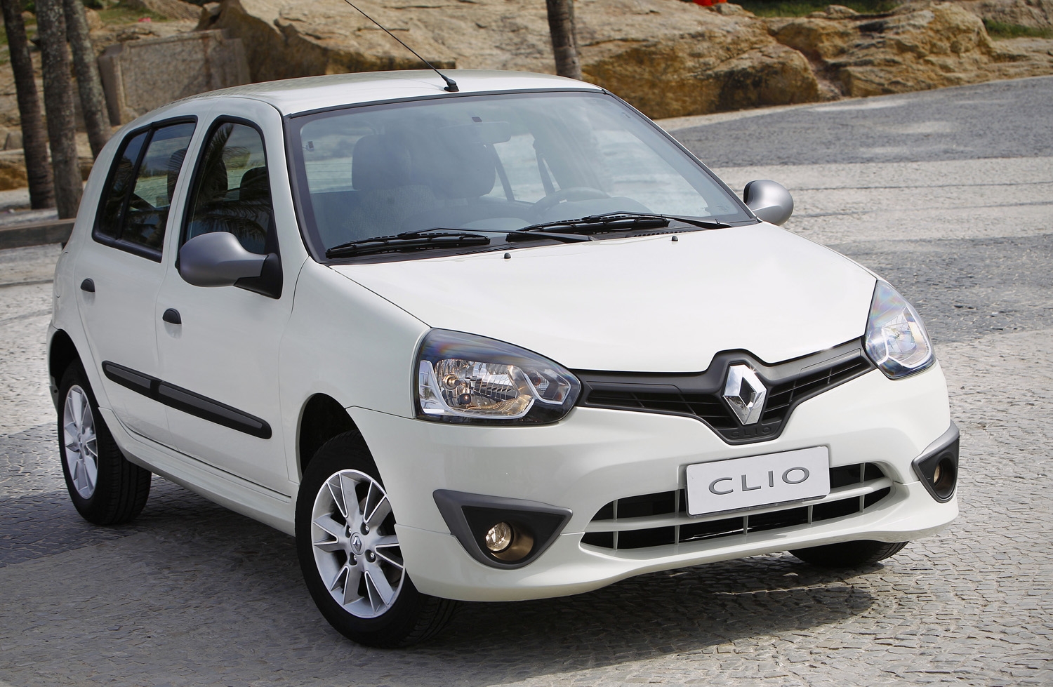 Renault Clio completa 25 anos – A História