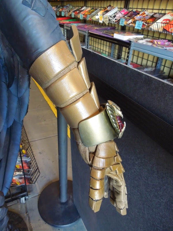 Hollywood Movie Costumes and Props: Original Birdman movie costume on ...