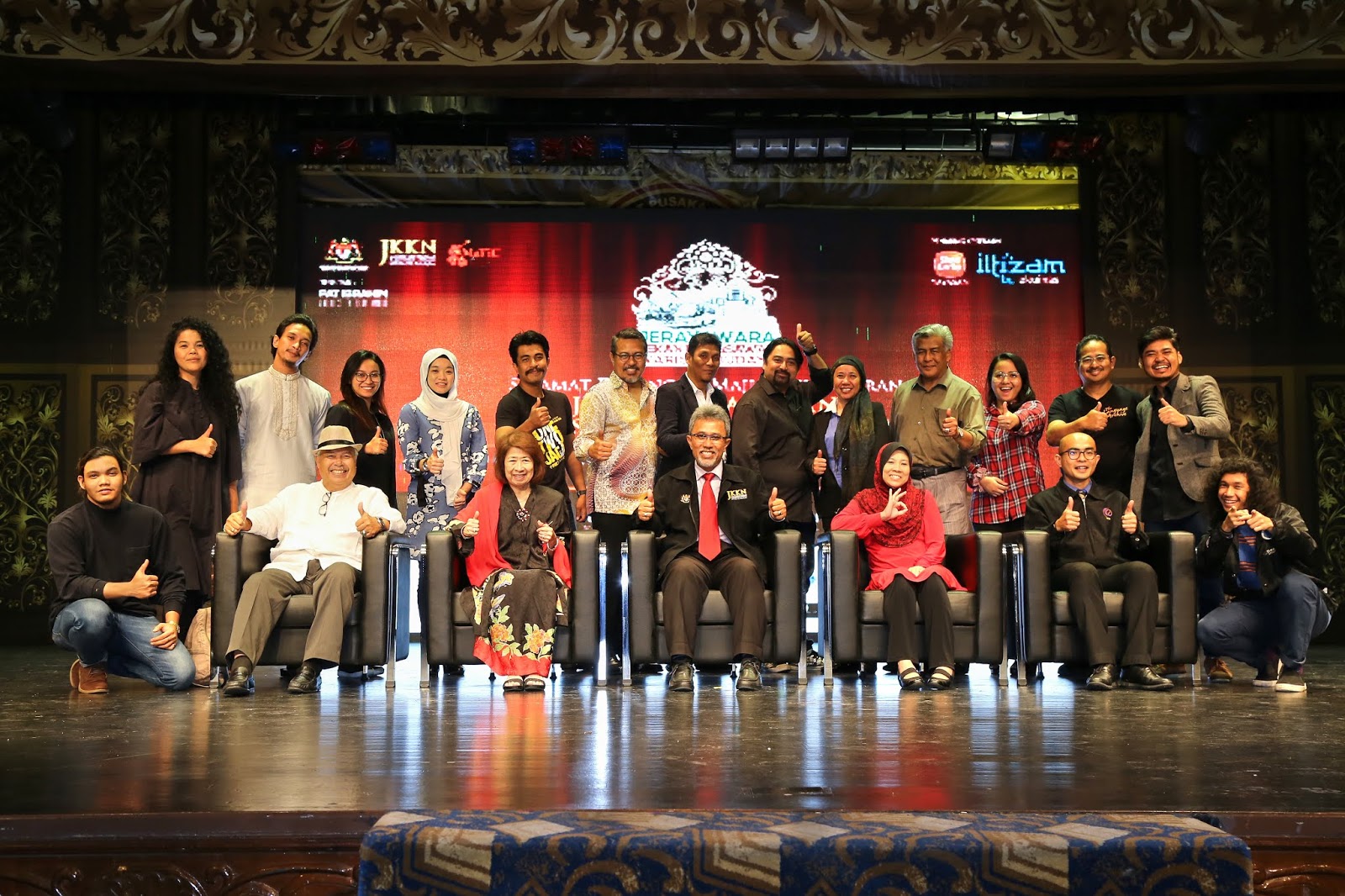 TEATER BANGSAWAN DENDAM LAKSAMANA BERJAYA MENJAYAKAN PERSEMBAHAN YANG ...