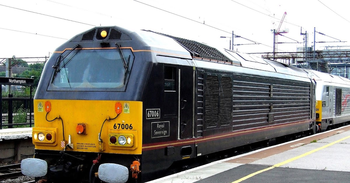 'Along These Tracks' Train Photos Site : Photos Classes 67006 'Royal ...