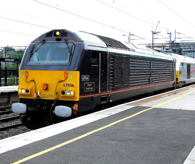 'Along These Tracks' Train Photos Site : Photos Classes 67006 'Royal ...