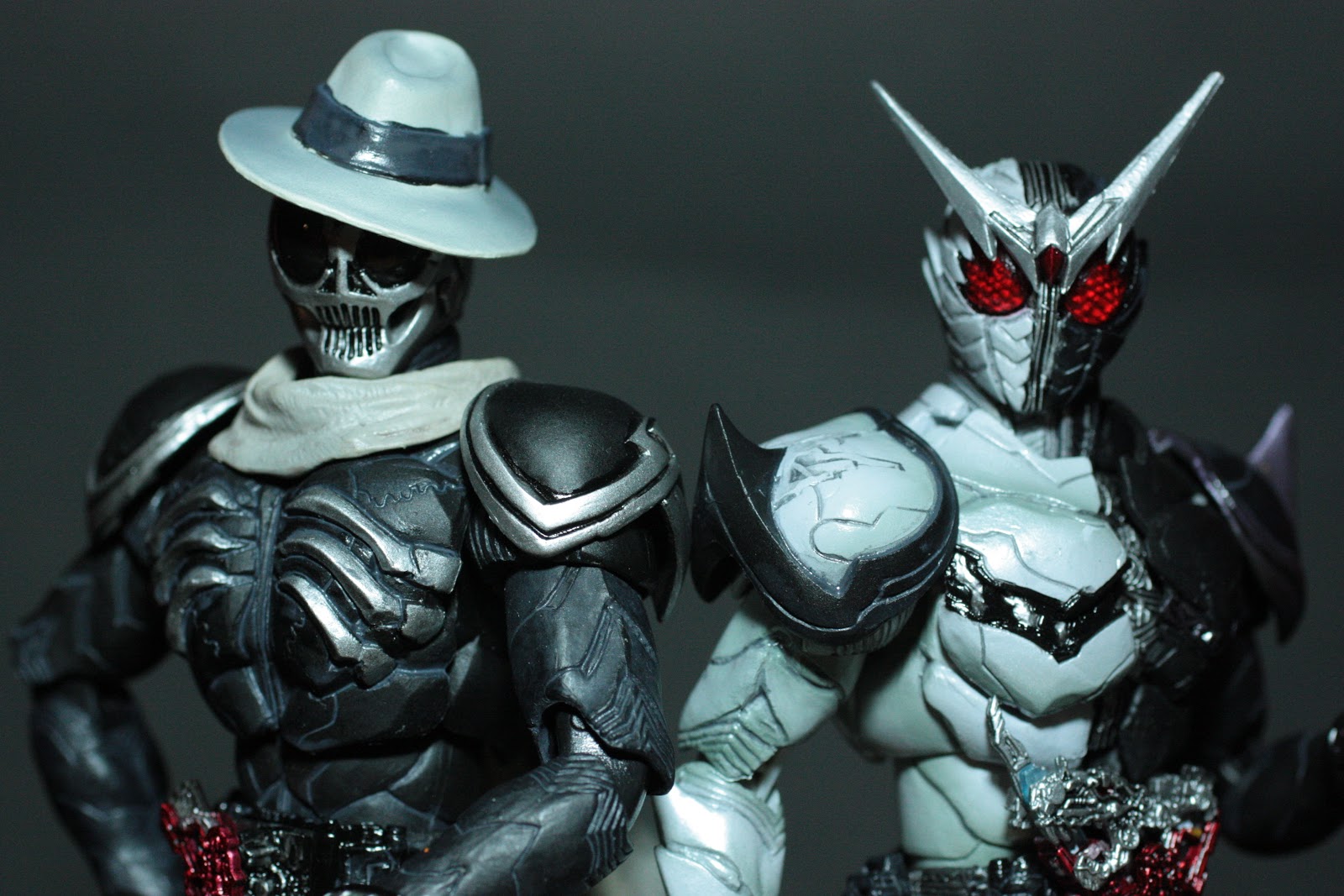 Firestarter's Blog: Toy Review: S.I.C. Kamen Rider W Fang Joker and Skull