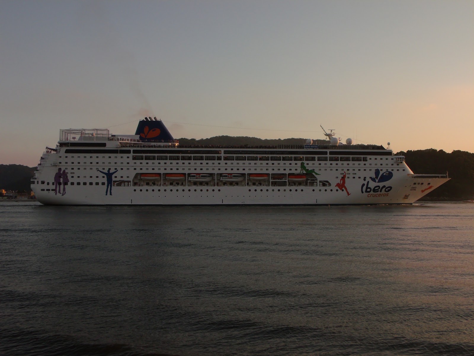 Navios de Santos & CIA: Navio GRAND MISTRAL