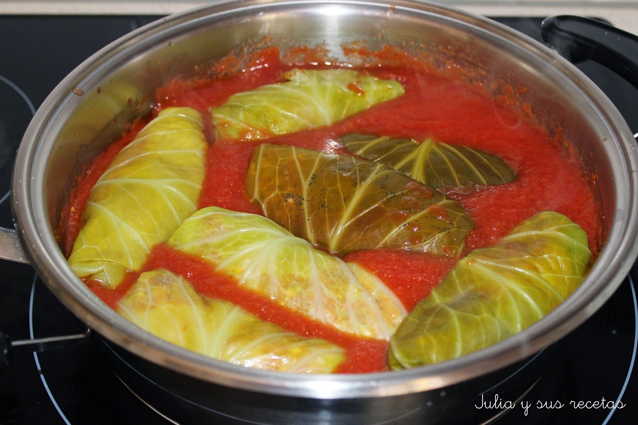 JULIA Y SUS RECETAS: Sarmale en salsa de tomate