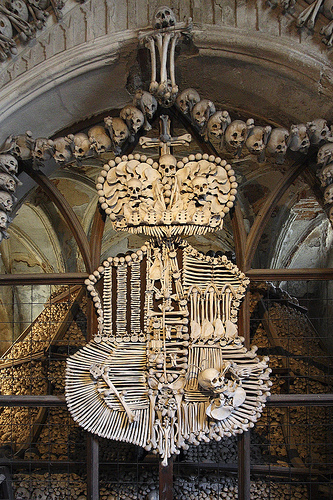 4th Reich: All Roads Lead to Rome.: ROMAN CATHOLIC SKULL & BONES CHURCH