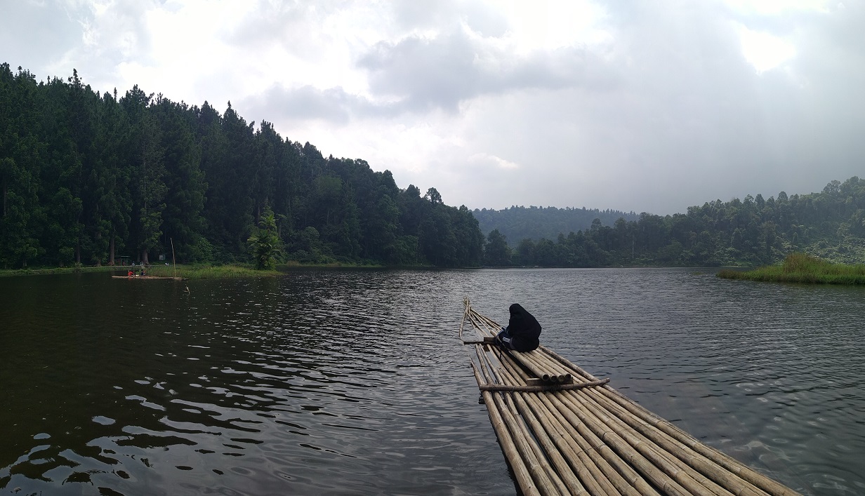 Paket Komplit Wisata Alam Situ Gunung Sukabumi - Footravelers