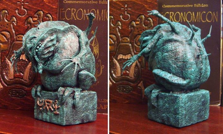 Propnomicon: Cthulhu Fhtagn! Clarke Edition.