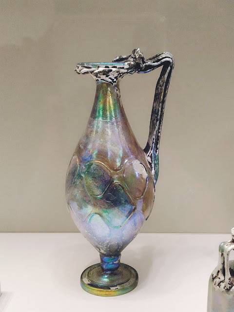 A Jewish Grandmother : Ancient Beauty, Glass and More in The Israel Museum