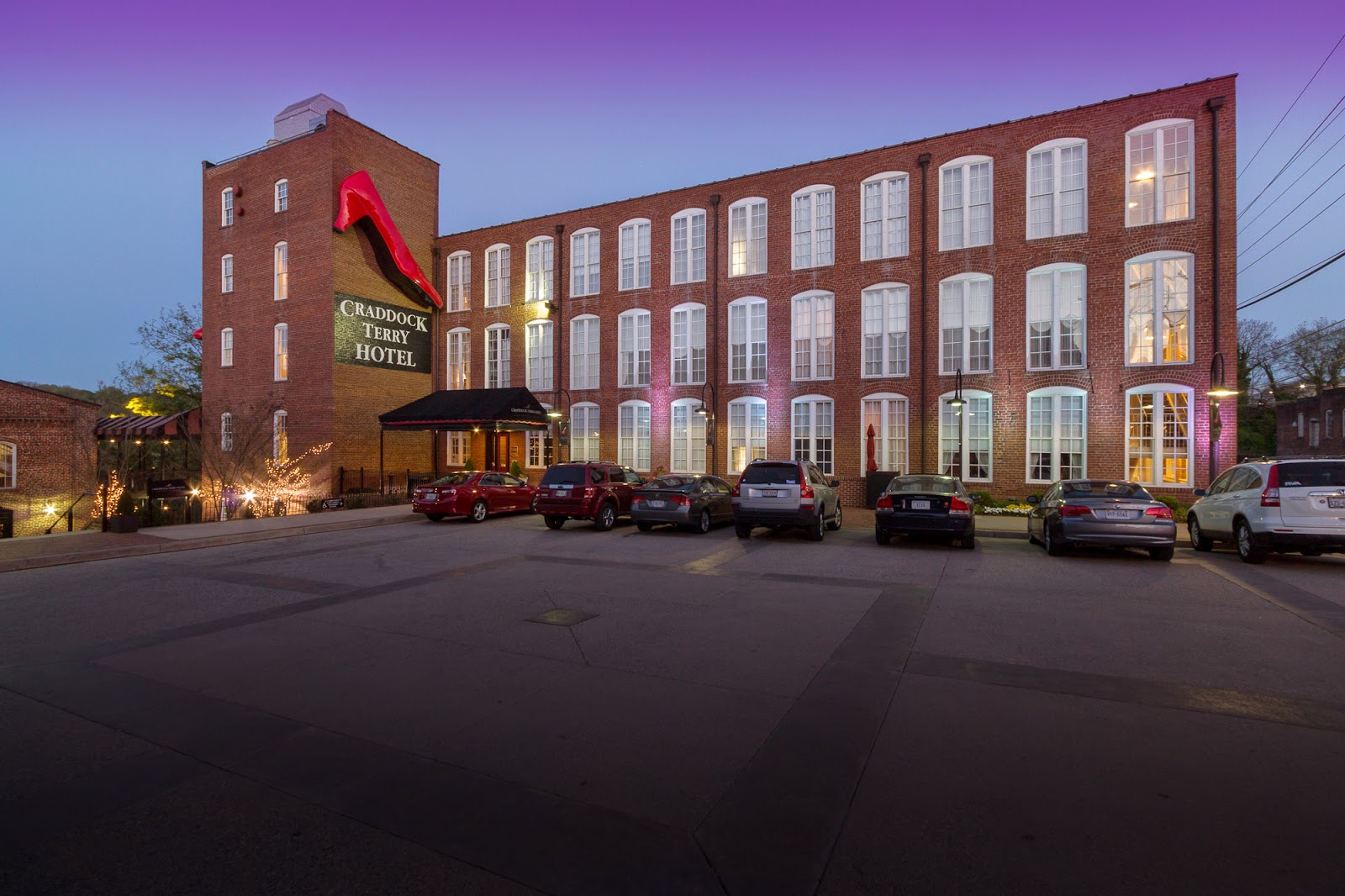 Taylor Dabney Photographer: Craddock Terry Hotel