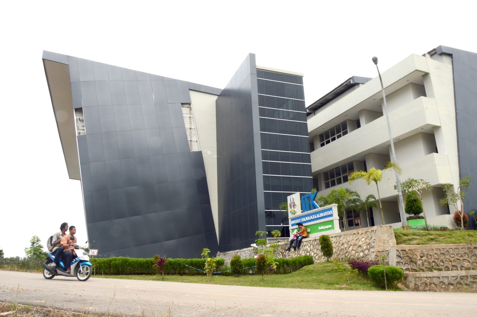 GEDUNG ITK BALIKPAPAN