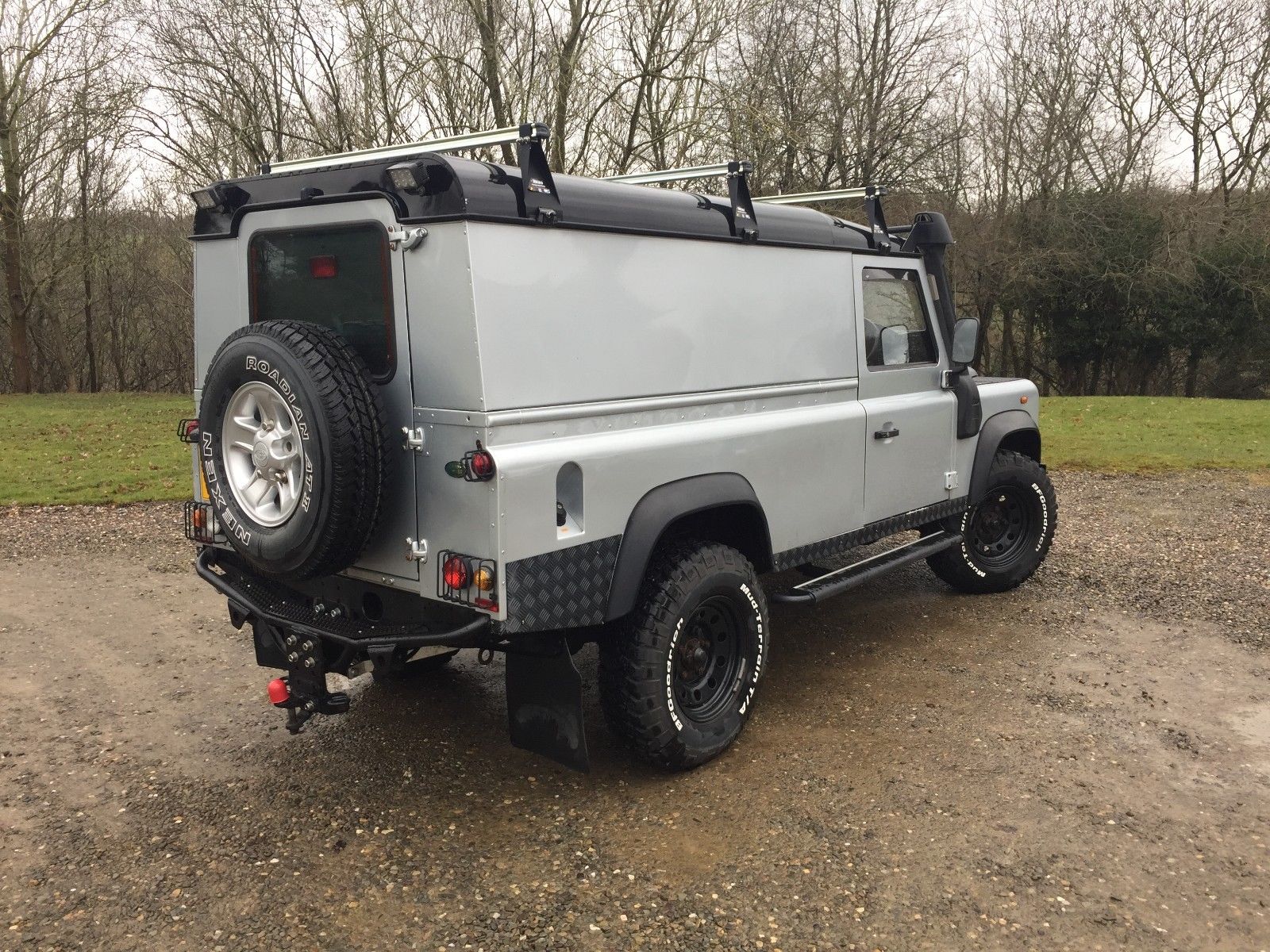 Landrover Defender: Land Rover Defender 110 Hard Top - Location ...