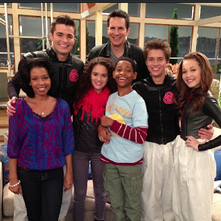 Mundo Fanmania: Madison Pettis con todo el elenco de 'Lab Rats'