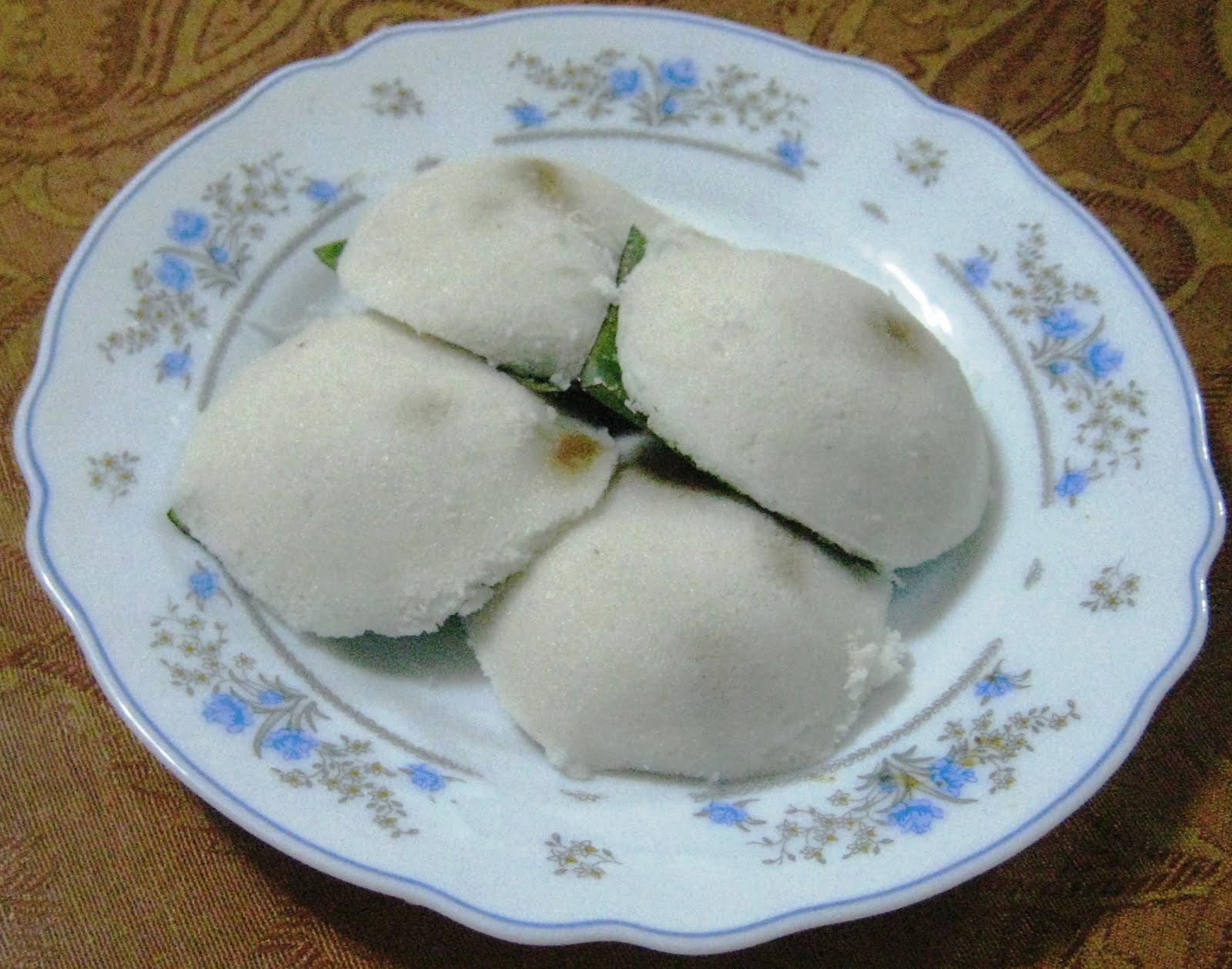 Putu Piring