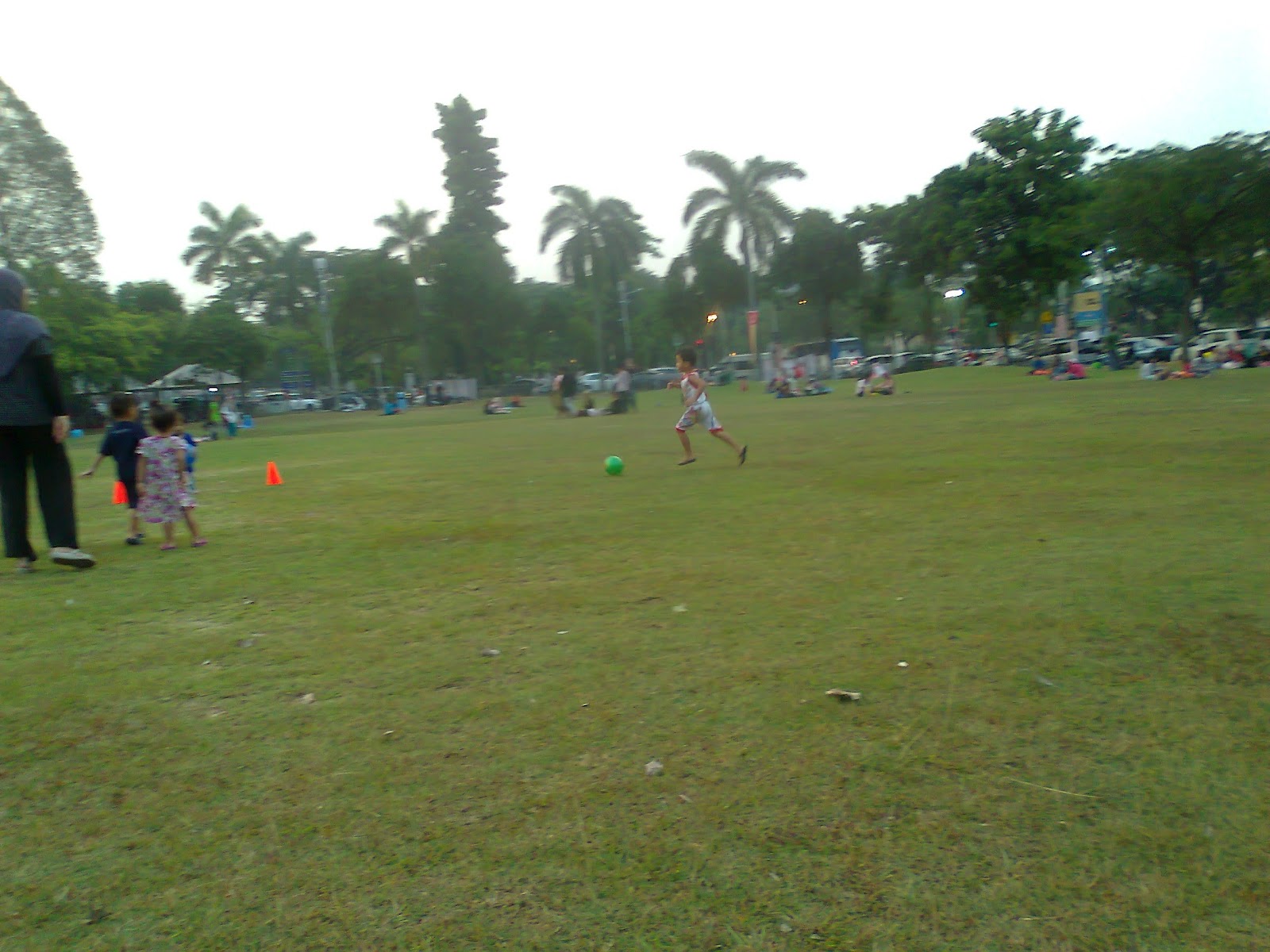 faris: bErBuka @ pAdAnG MbSA ShAH aLAm